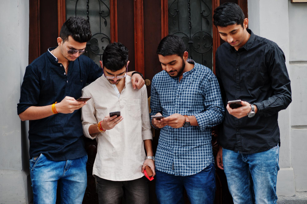 Micro-Moments: Capturing Consumer Attention in the Age of Instant ...